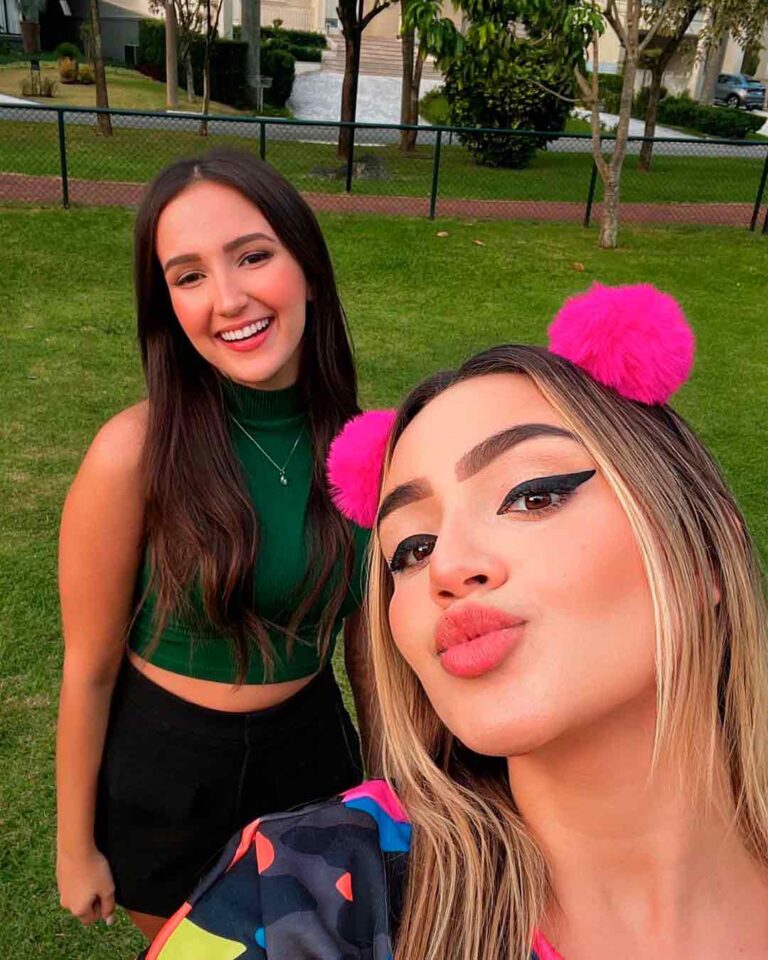 Camilla Rocha: conheça a atriz e cantora que faz sucesso em todo Brasil