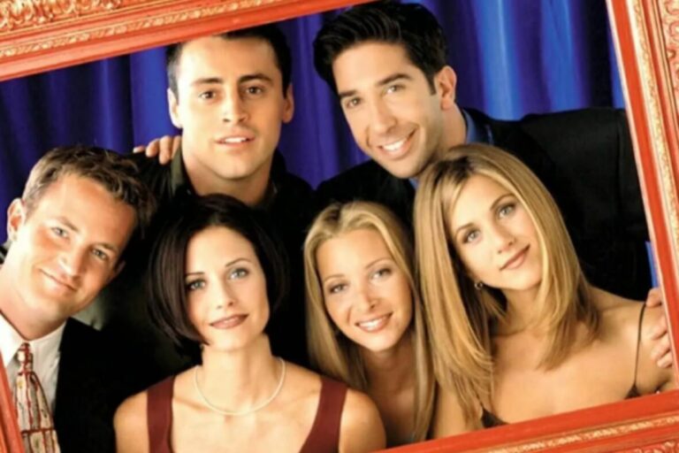 Bloopers from "Friends" discovered by fans 20 years after the show's ...