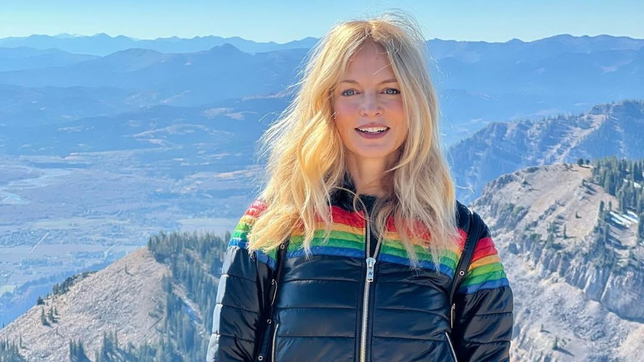 Heather Graham gibt zu, dass sie mit 55 glücklich ist, keine Kinder zu ...