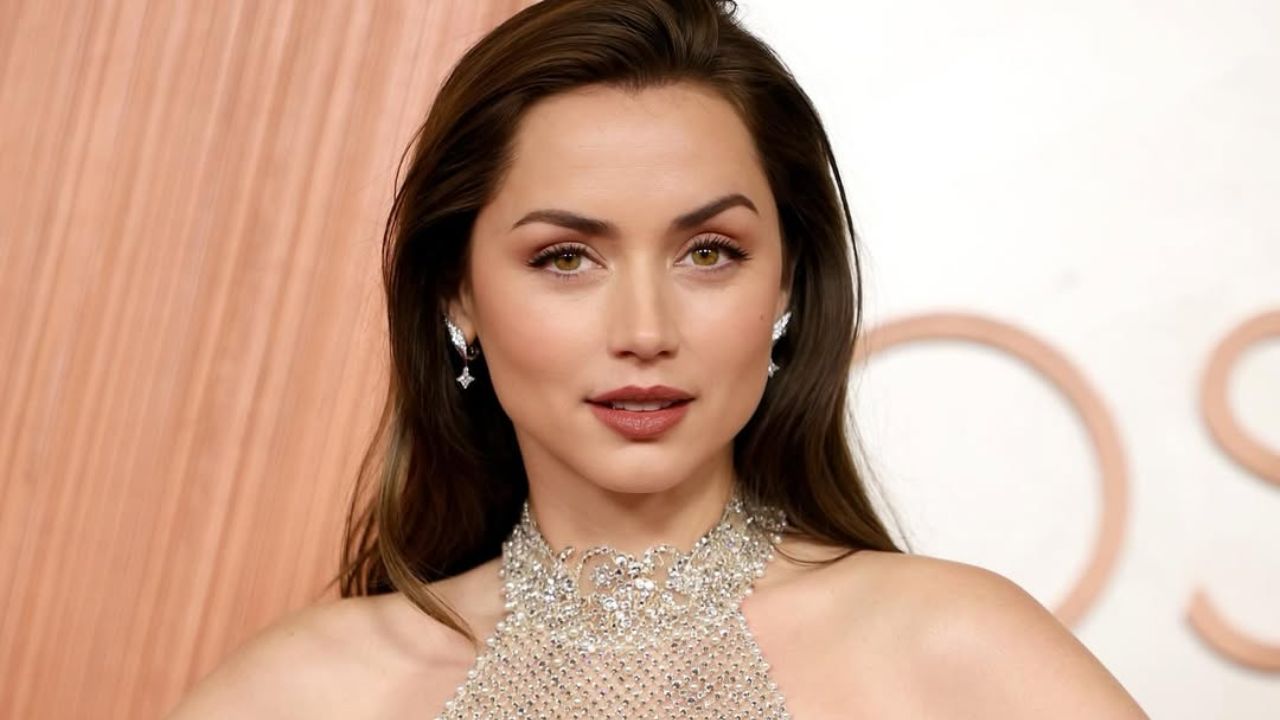 Ana de Armas donne plus de détails sur sa supposée romance avec Tom Cruise