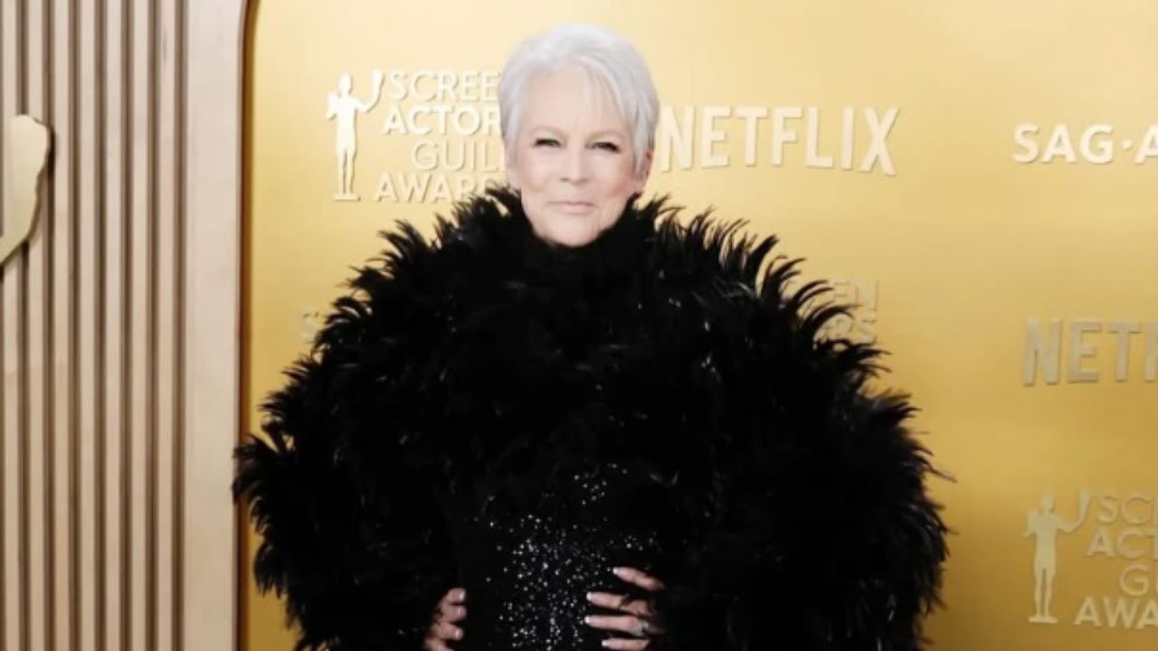 Jamie Lee Curtis diz que se arrepende de cirurgia plástica que fez aos 25 anos
