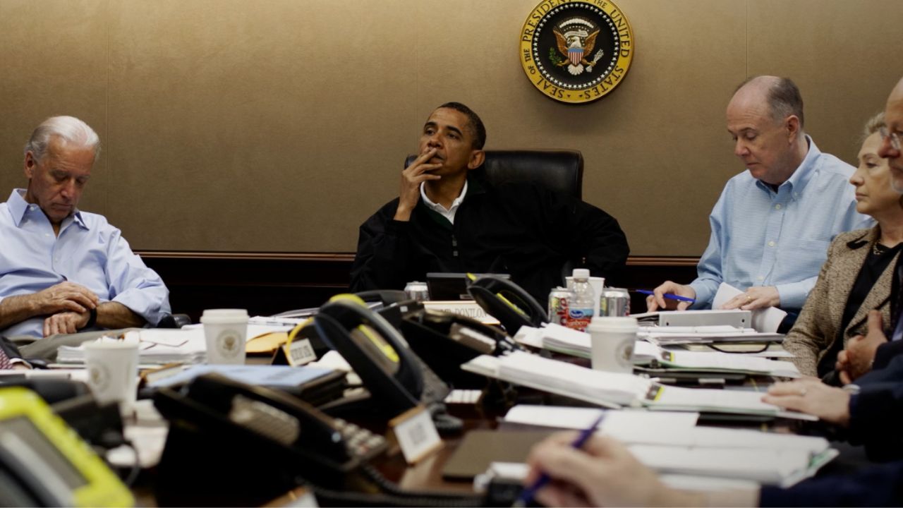 La mini-série de Netflix révèle les premiers mots de Barack Obama après ...