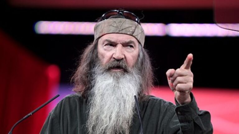 Phil Robertson fra realityshowet “Duck Dynasty” dør i en alder af 79 år