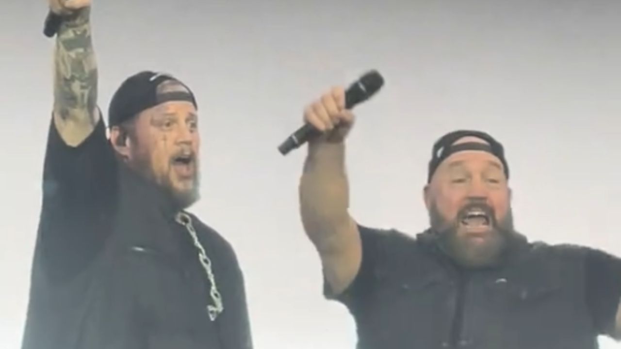 Kevin James and Jelly Roll give a surprise performance and fans are ...