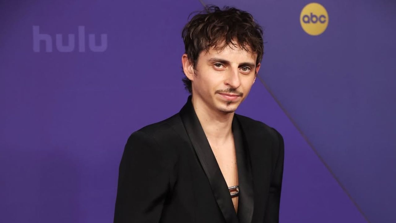 Moises Arias, herec hrající Rica v „Hannah Montana“, je ve svých 31 ...