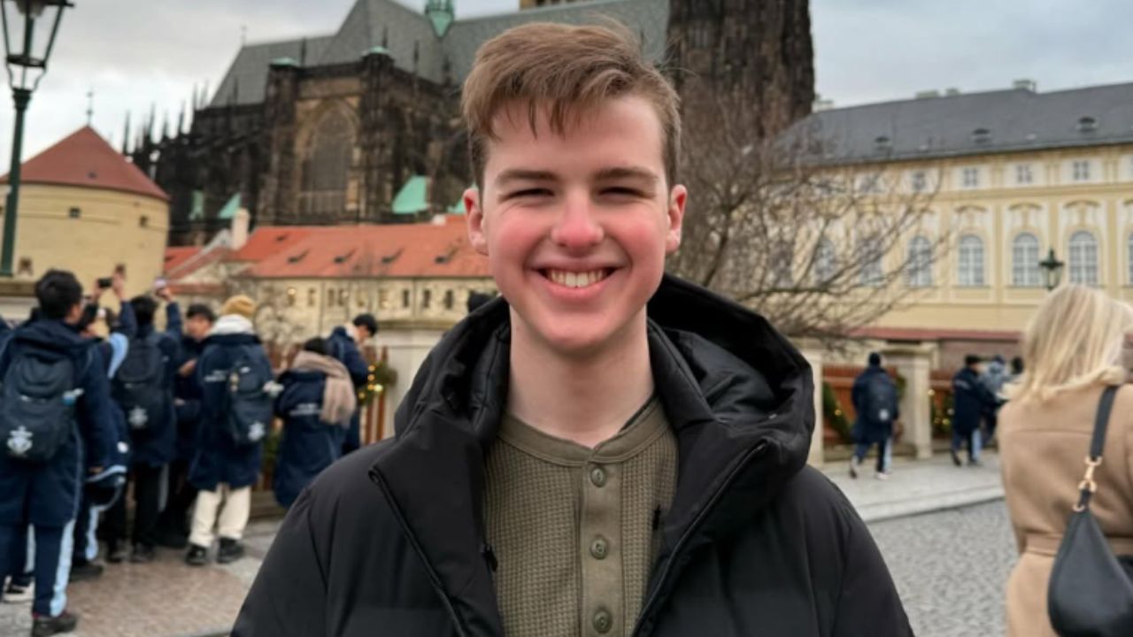 Iain Armitage, Star von „Young Sheldon“, ist mit 17 Jahren kaum ...