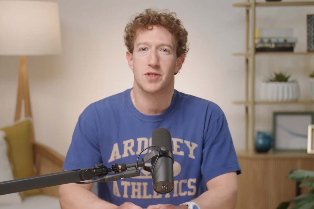 Mark Zuckerberg afslører, at han ejer tøj, der blev brugt af Jesse ...