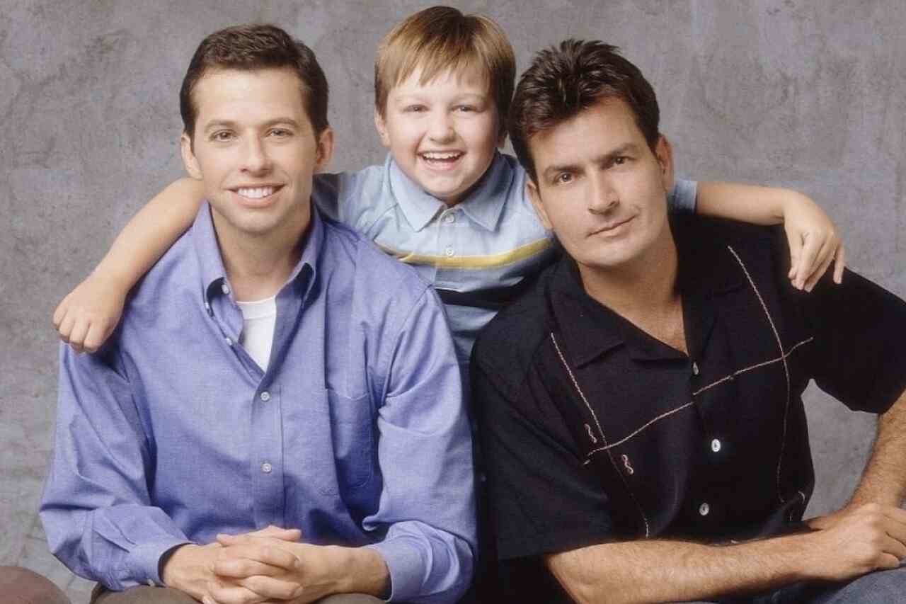 Charlie Sheen laver et offentligt opråb for at genetablere kontakten ...