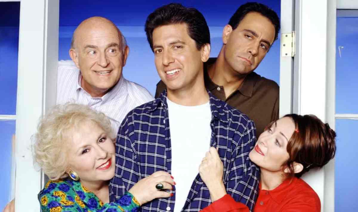 Elenco de “Everybody Loves Raymond” se reúne para celebração de 30 anos ...