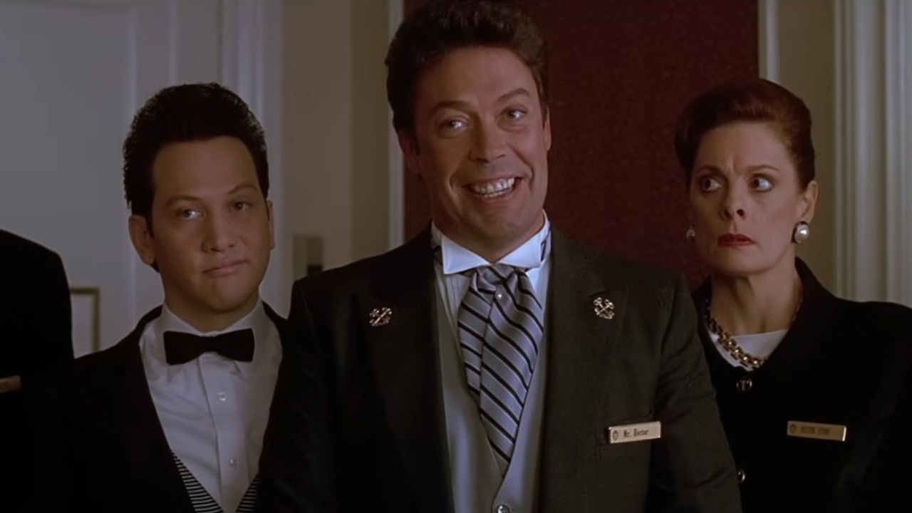 Tim Curry prozradil, že lhal bývalé manželce Donalda Trumpa o výzdobě hotelu použitého ve filmu ...