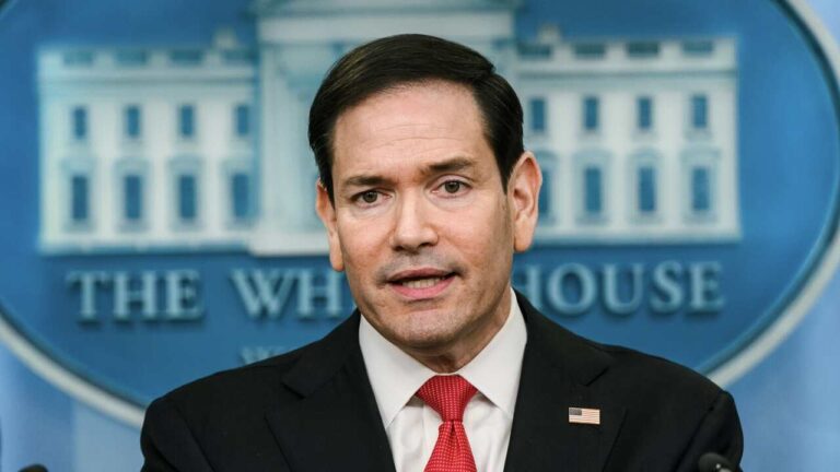 Marco Rubio é confrontado com vídeo de Trump aparentemente dormindo ...